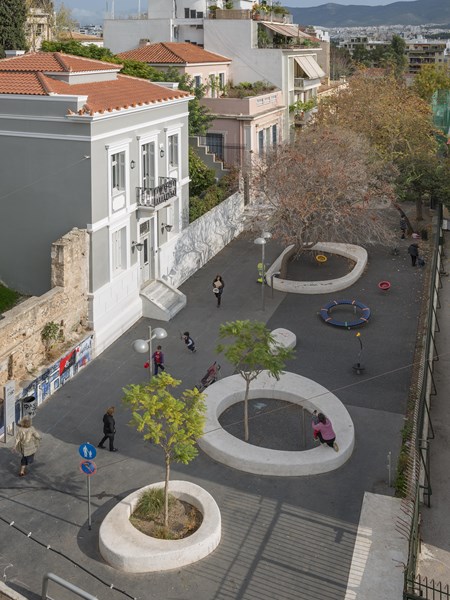 ΑΝΑΚΑΤΑΣΚΕΥΗ ΠΑΙΔΙΚΩΝ ΧΑΡΩΝ ΣΤΗΝ ΟΔΟ ΚΑΛΛΙΣΠΕΡΗ & ΣΤΗ ΣΥΜΒΟΛΗ ΤΩΝ ΟΔΩΝ ...